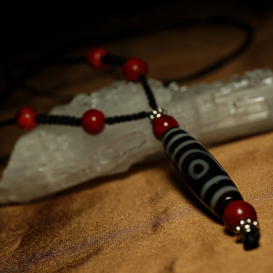 Dây cổ Ngọc Dzi 2 mắt phối San hô đỏ | Kamala